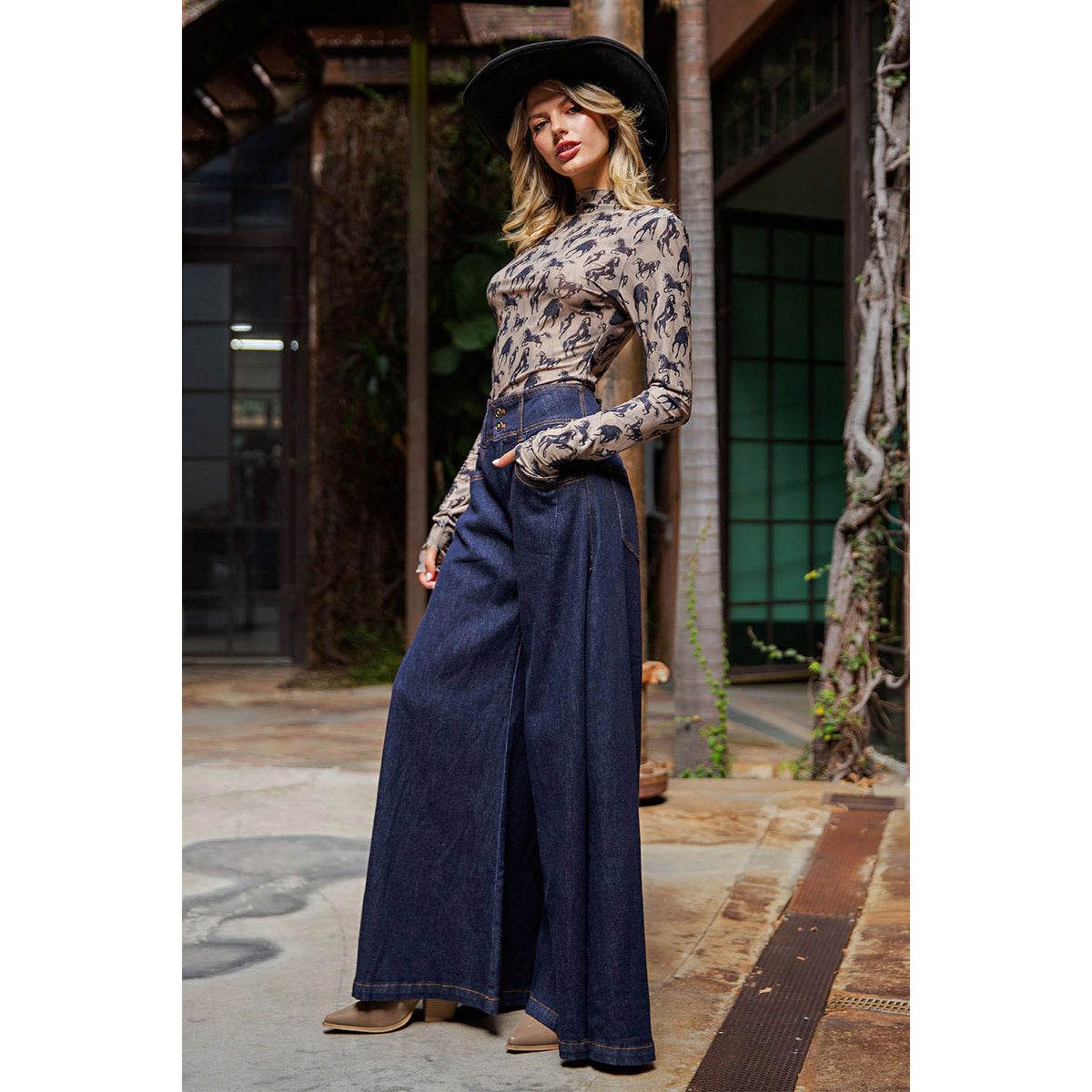ee:some - Mesh Western Horse Graphic Mock Neck - Taupe – Union